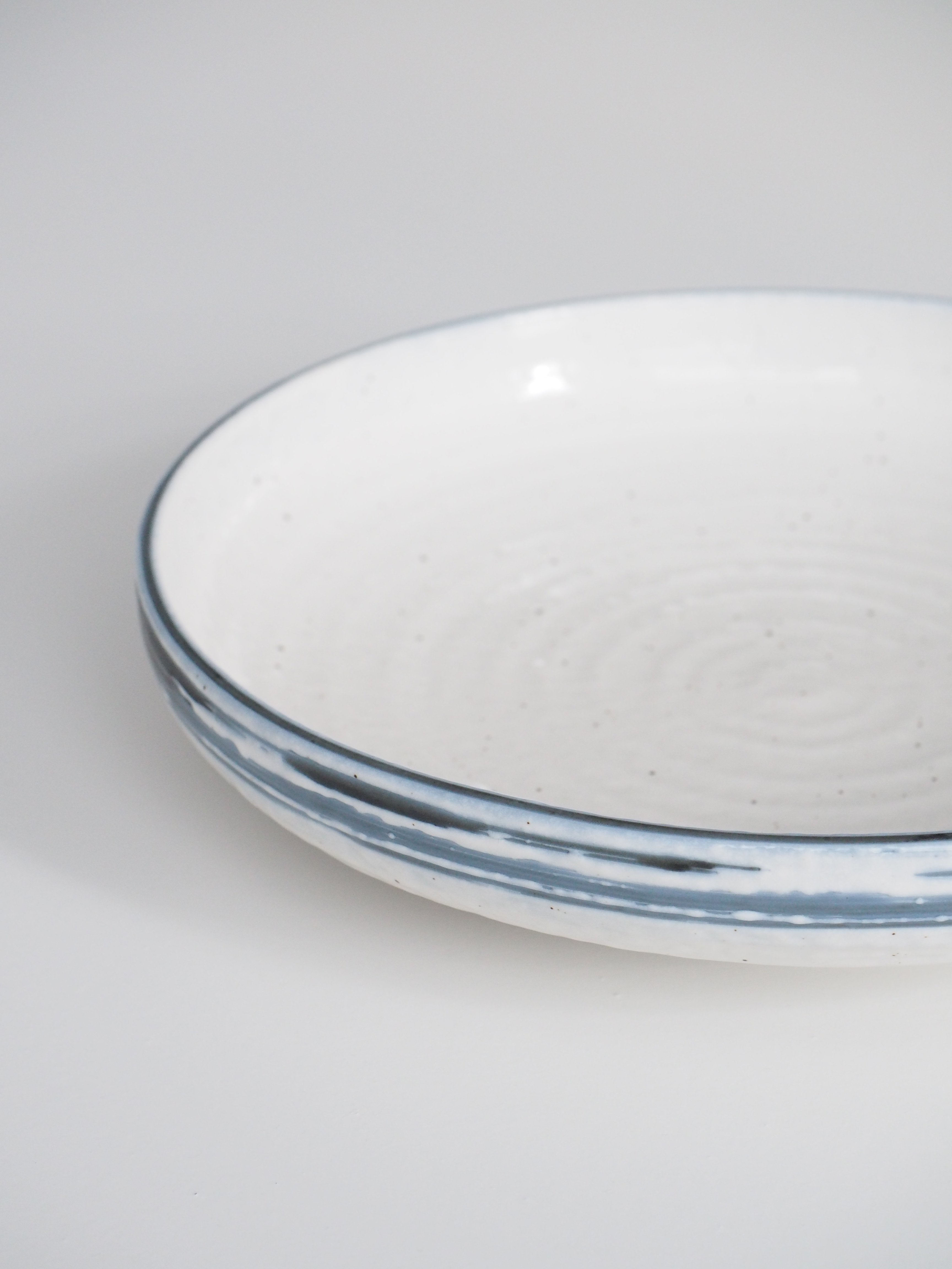 Large round serving dish | Japanese ceramics | CERAMIC COOK – Seramikku